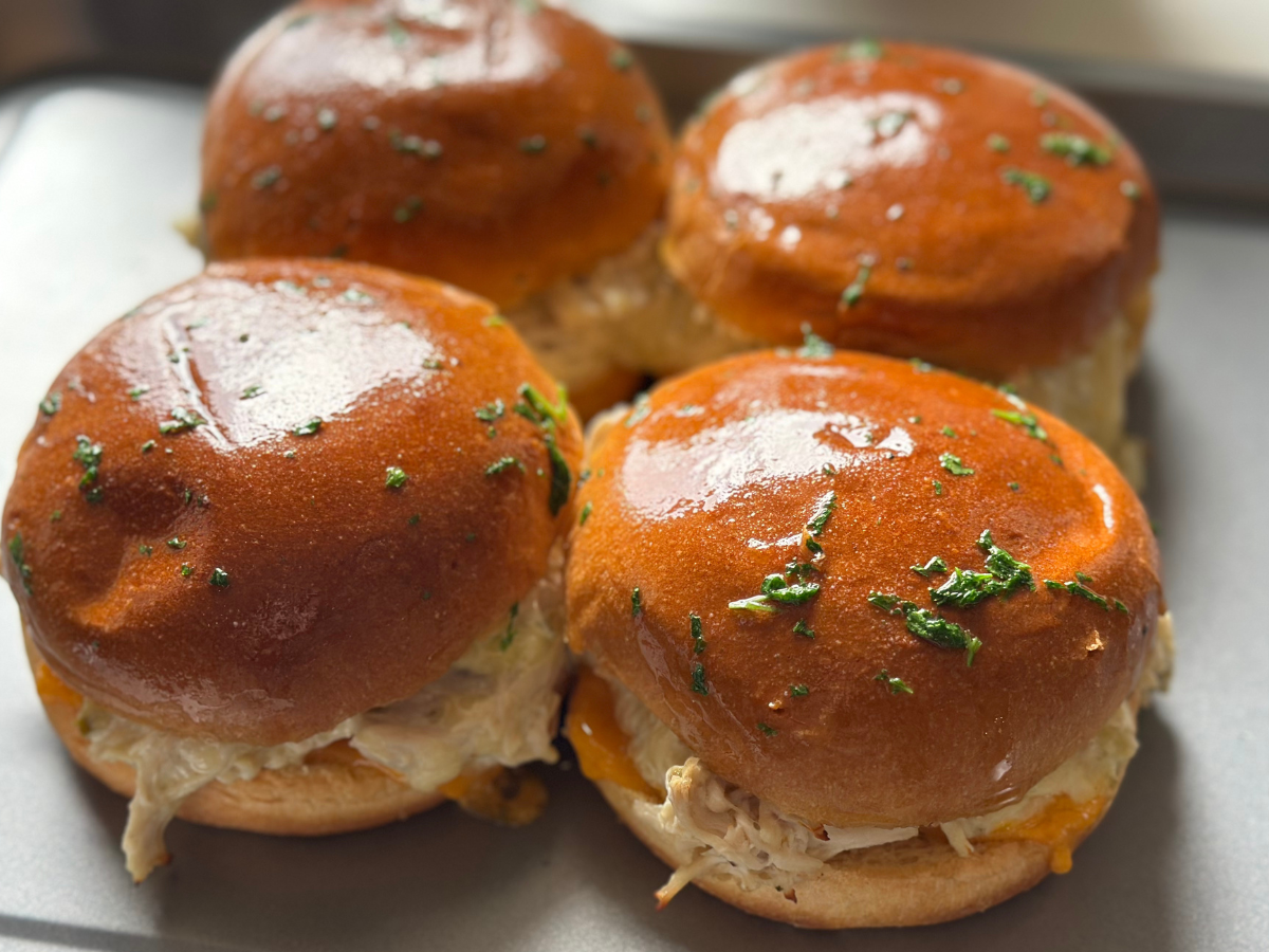 Chili cheese chicken burger | EventRoom